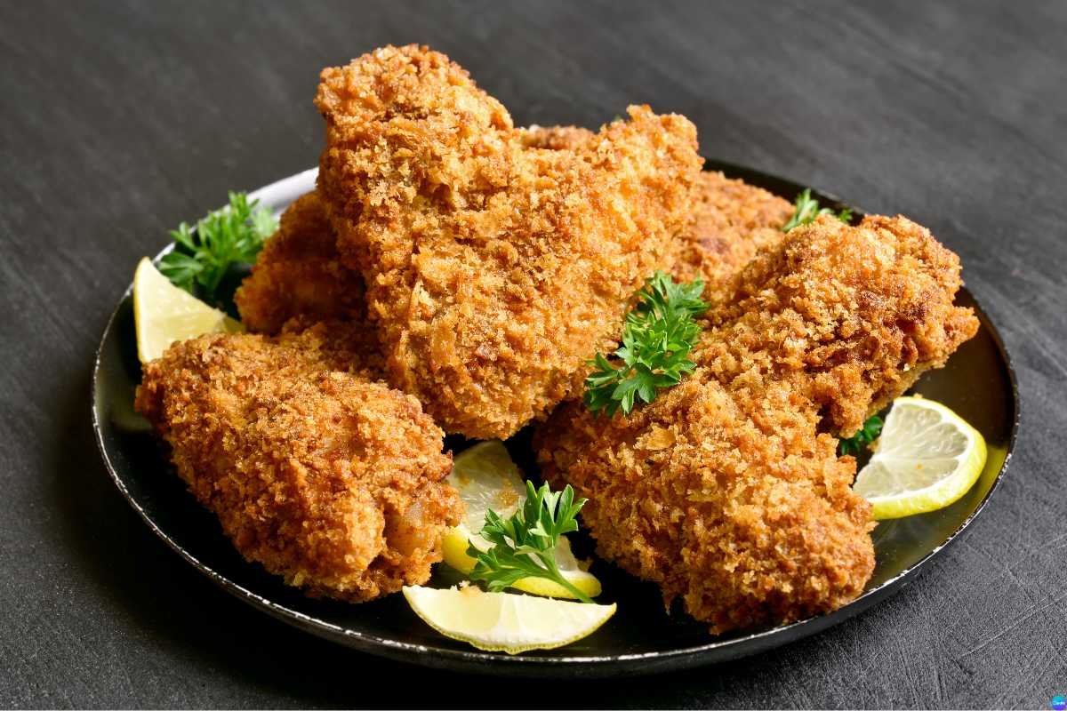 Frango empanado: como fazer uma receita crocante, suculenta e ...